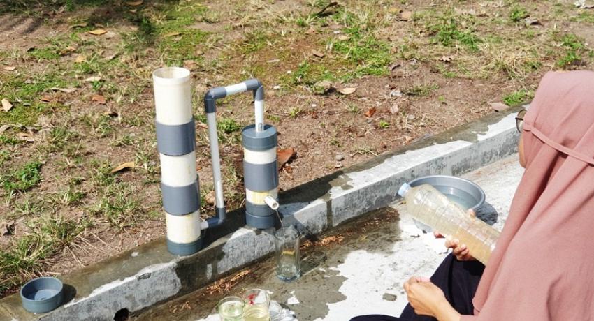 Alat Penjernih Air Sederhana Karya Mahasiswa KKN UNY | Universitas Negeri Yogyakarta